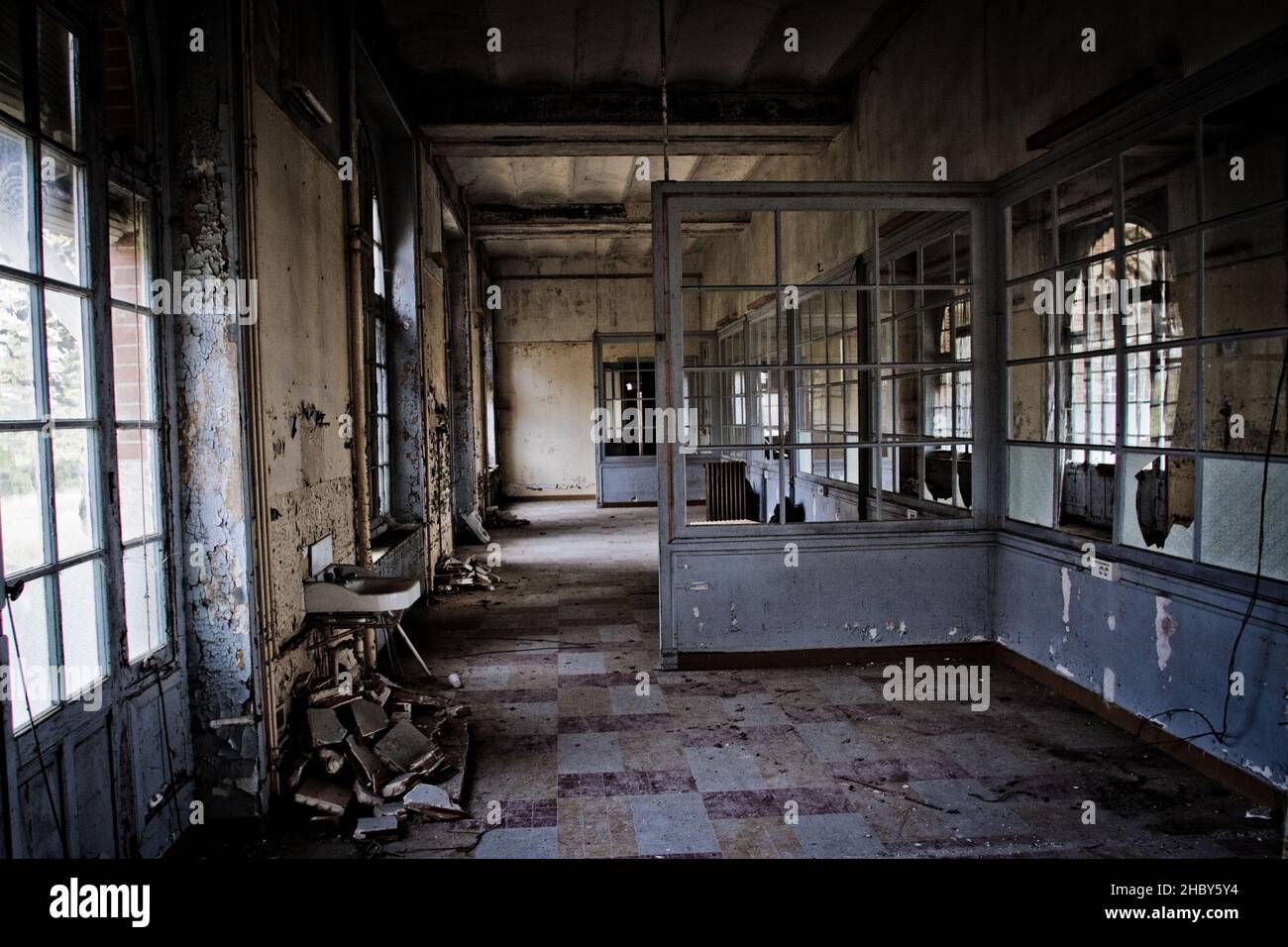 The interior of an old abandoned building Stock Photo - Alamy
