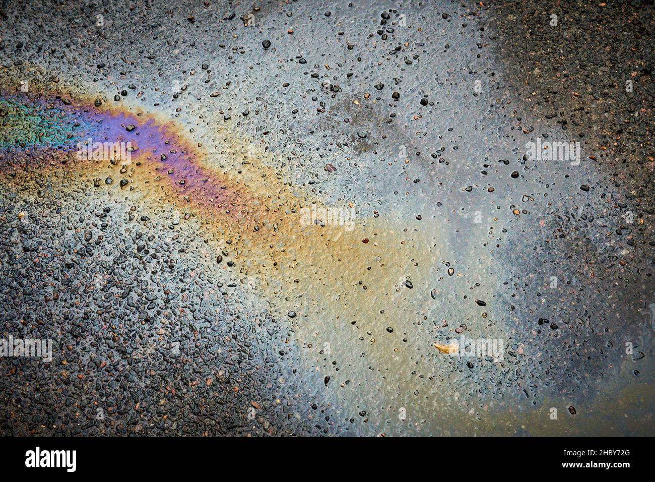 Oil slick puddle hi-res stock photography and images - Alamy