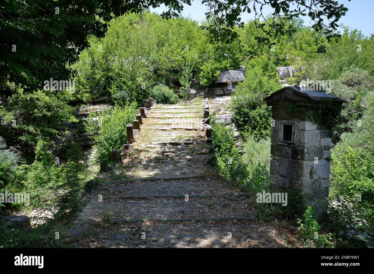 Greece, Epirus, historic stone bridge, Captain Arkoudas bridge aka ...