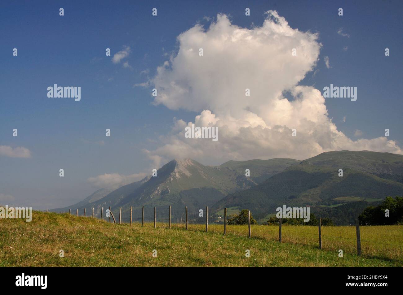 View of Mount Txindoki from Lazkaomendi Stock Photo - Alamy