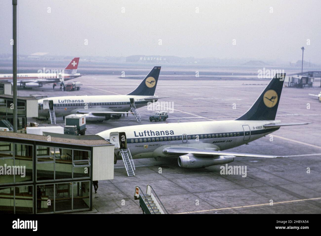 Lufthansa Boeing 737s at Heathrow Airport Stock Photo - Alamy