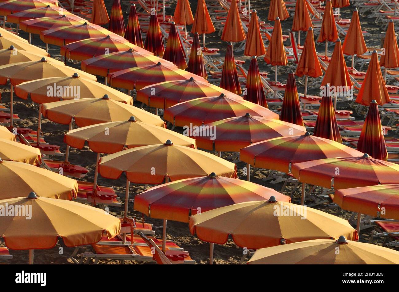 Rows of parasols hi-res stock photography and images - Alamy