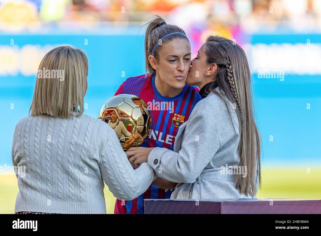 BARCELONA - DEC 4: Alexia Putellas in action during the Primera ...