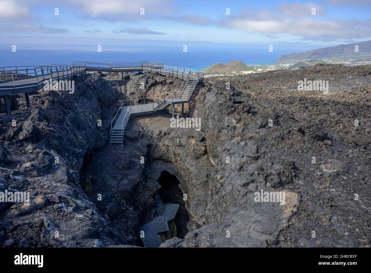 Cave descent hi-res stock photography and images - Alamy