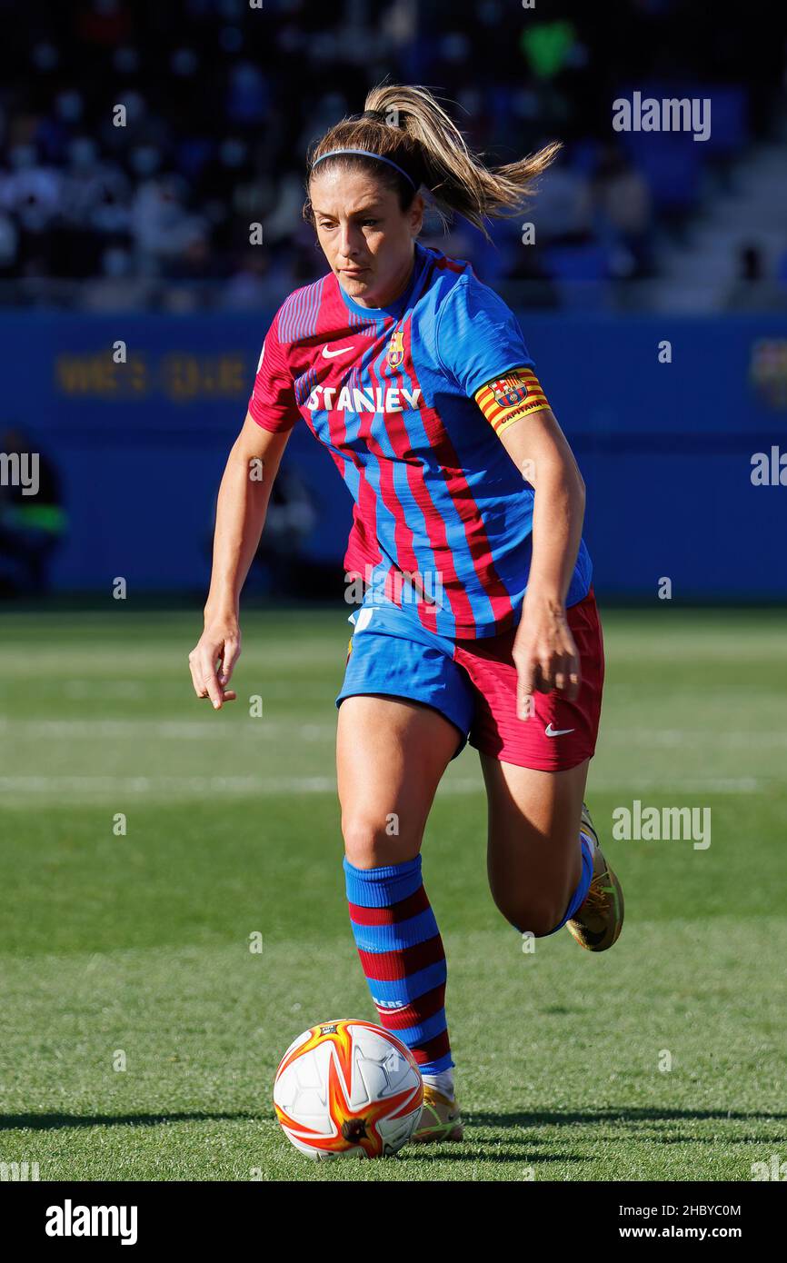 BARCELONA - DEC 4: Alexia Putellas in action during the Primera ...