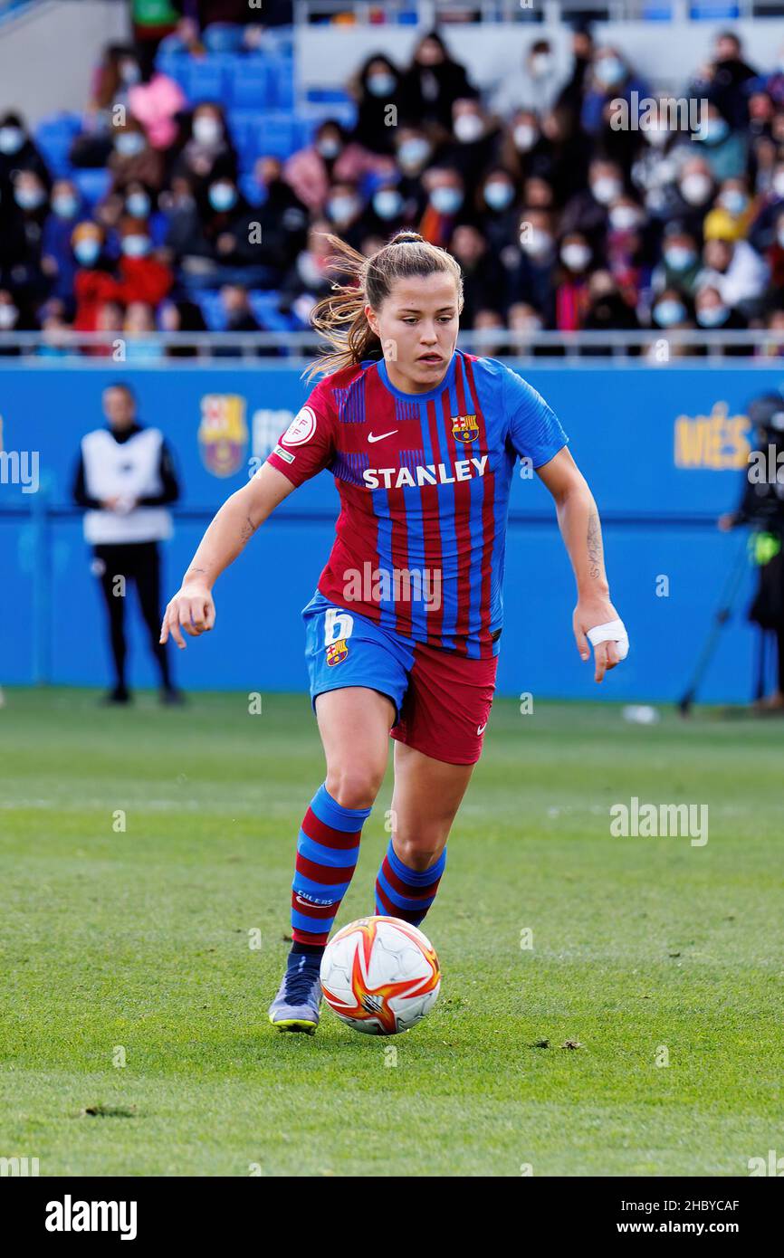 BARCELONA - DEC 4: Claudia Pina in action during the Primera Division ...