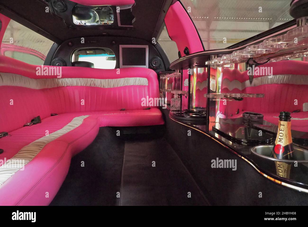 Luxury Limo Interior Extreme Luxury Limousine For Xtreme Limo