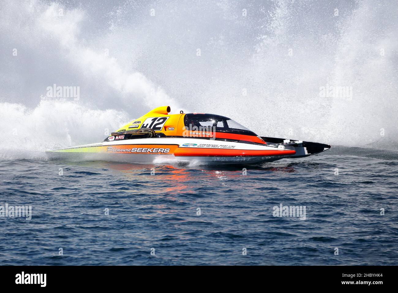 Hydroplane racing on the Saint Lawrence River, Valleyfield, Quebec ...