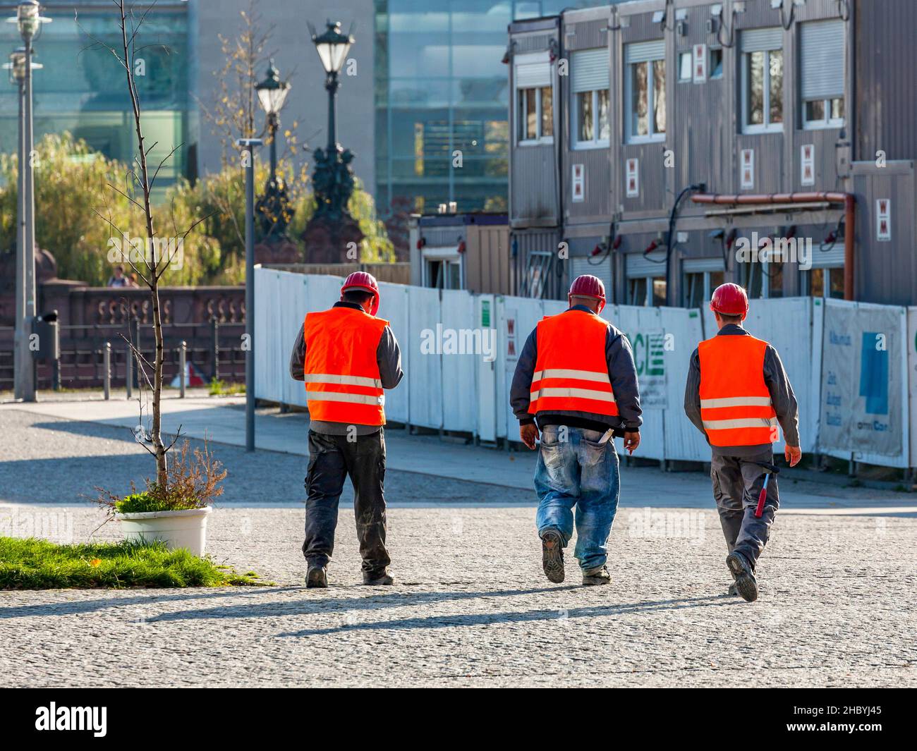 Berlin germany construction workers construction hi-res stock ...