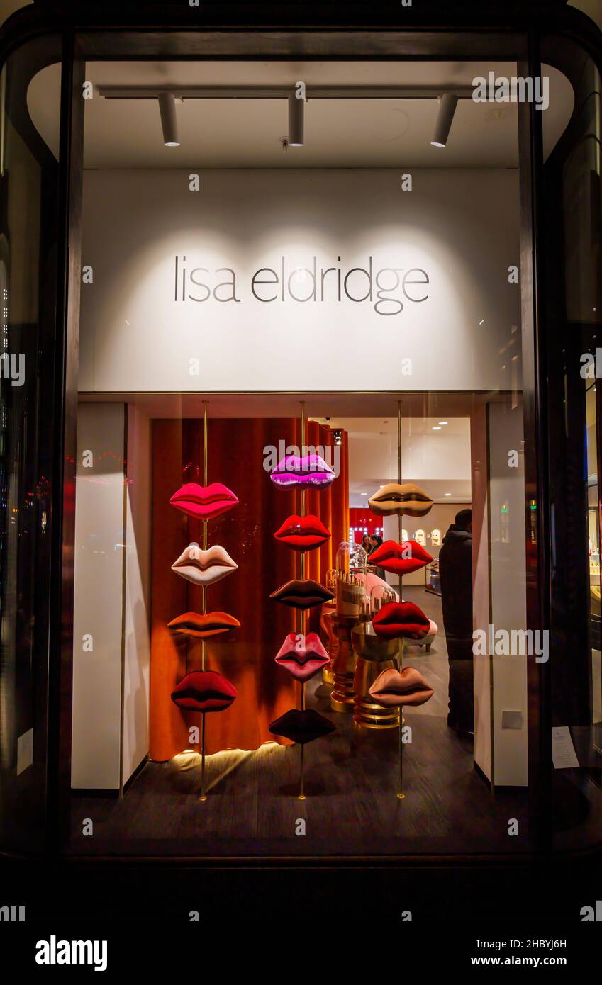 Lips window display of the Lisa Eldridge pop-up shop front in Covent ...