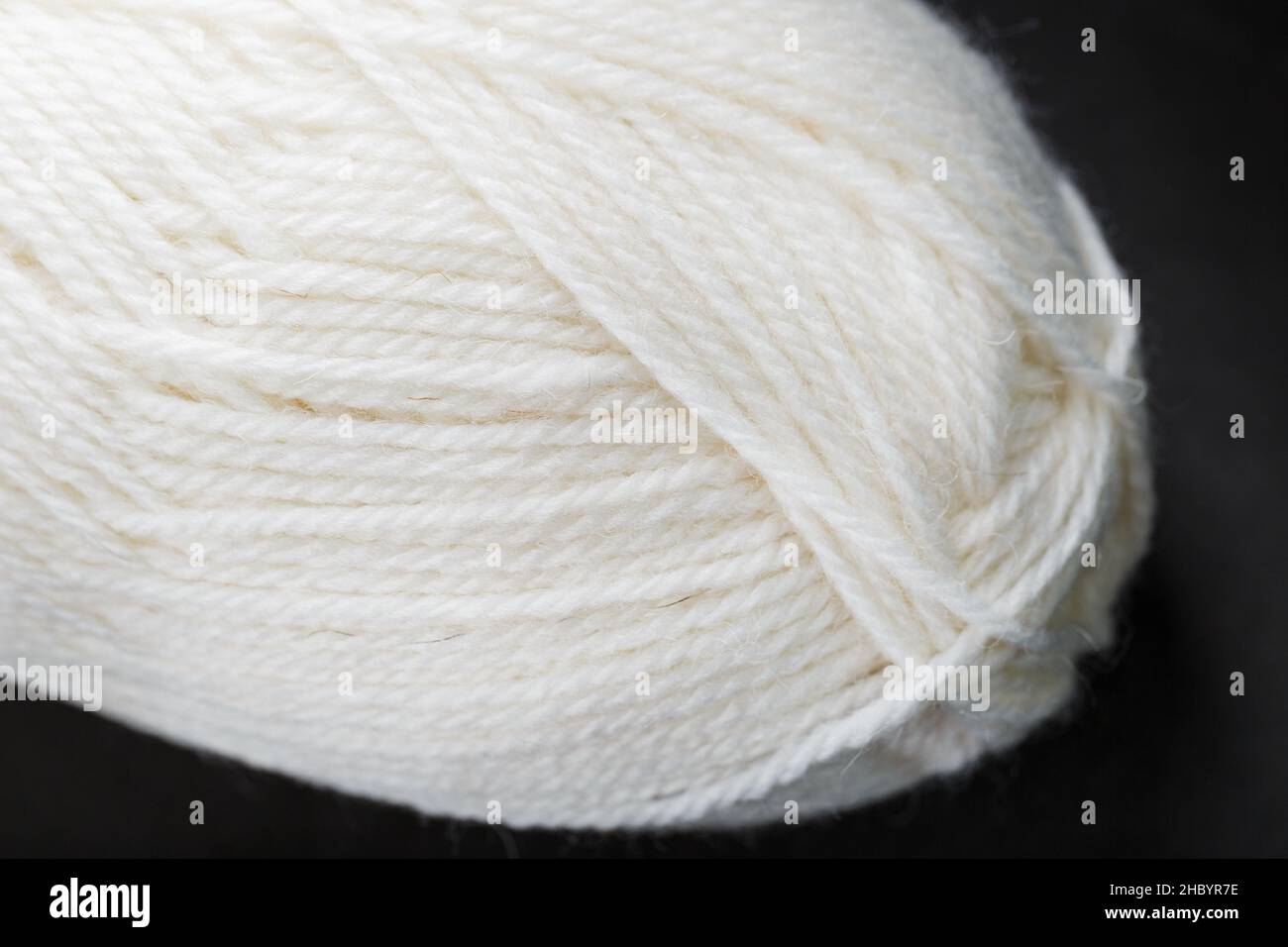 White wool yarn close-up in full screen. Macro Stock Photo - Alamy