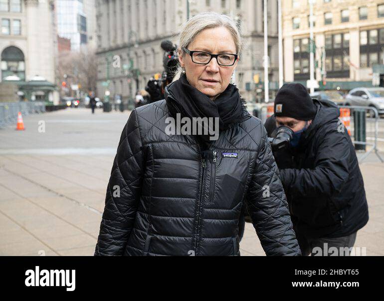 Defense attorney Laura Menninger arriving at the federal courthouse in ...