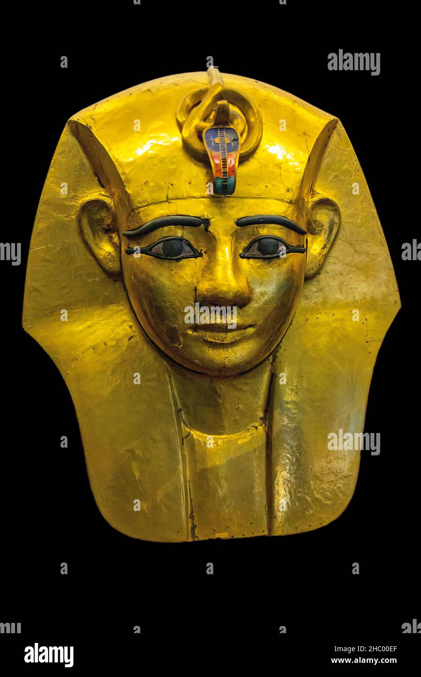 Coffin Mask of Amenemope in Cairo museum - Amenemope was one of three ...