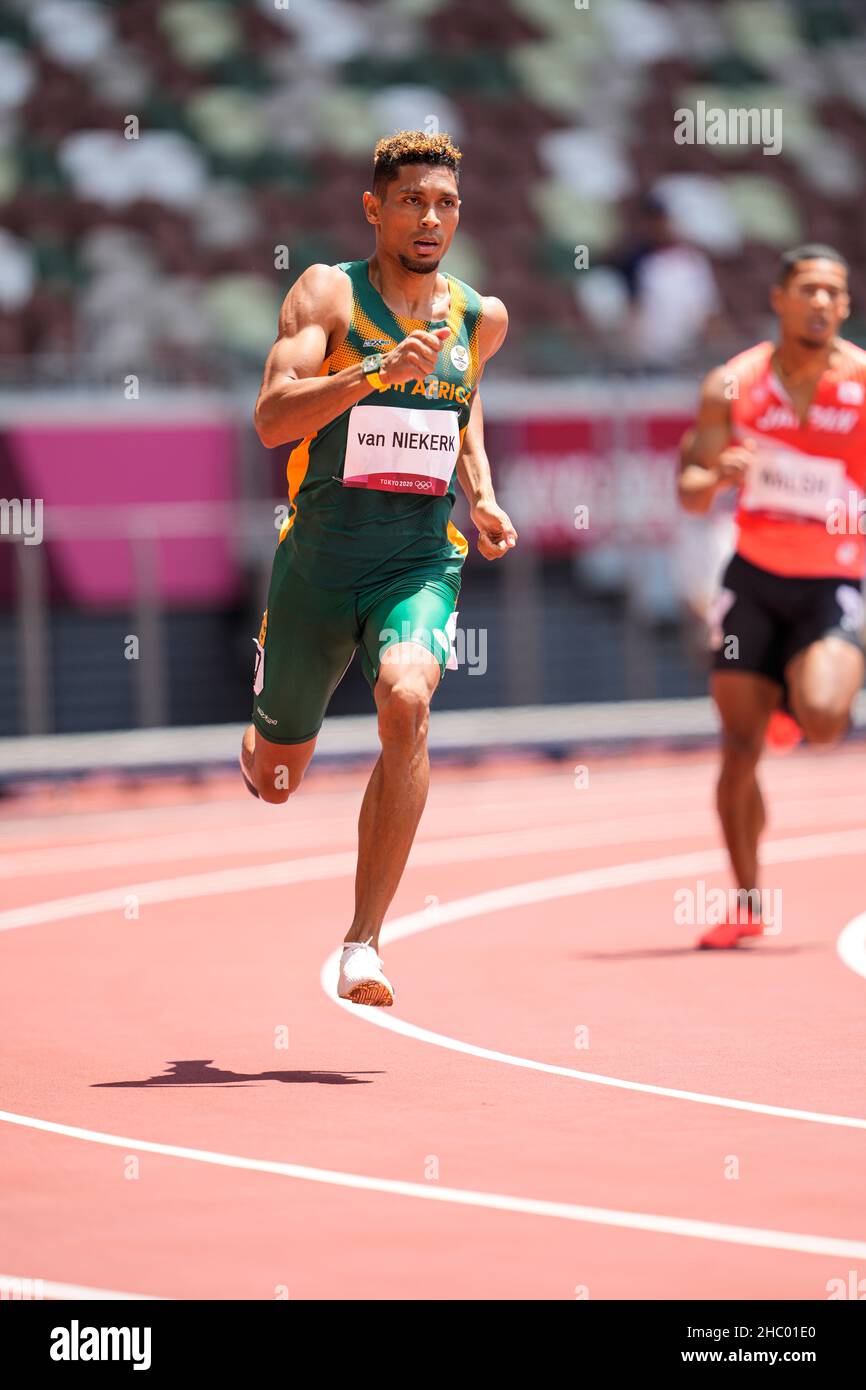 Wayde Van Niekerk competing in the 400 meters of the 2020 Tokyo ...
