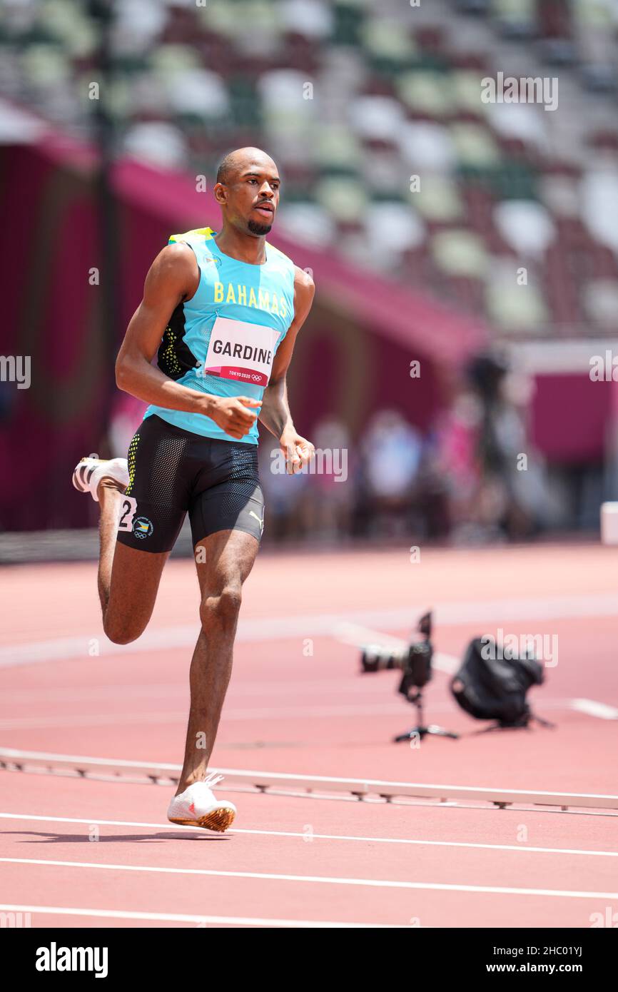 Steven Gardiner competing in the 400 meters of the 2020 Tokyo Olympics ...