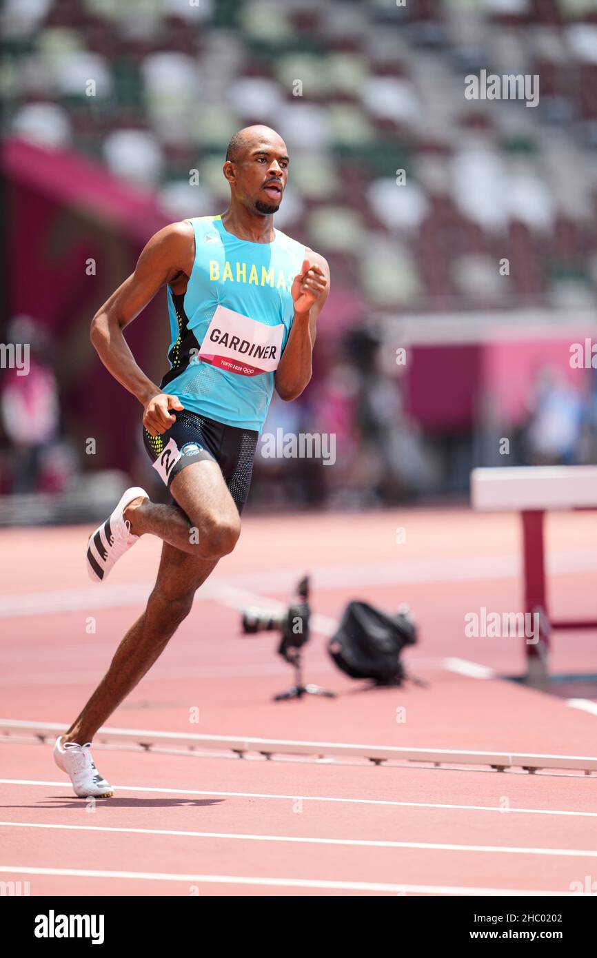 Steven Gardiner competing in the 400 meters of the 2020 Tokyo Olympics ...