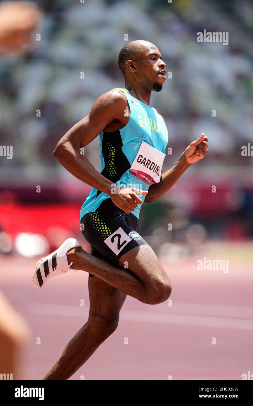 Steven Gardiner competing in the 400 meters of the 2020 Tokyo Olympics ...