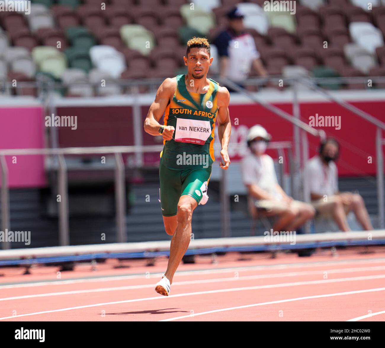 Wayde Van Niekerk competing in the 400 meters of the 2020 Tokyo ...