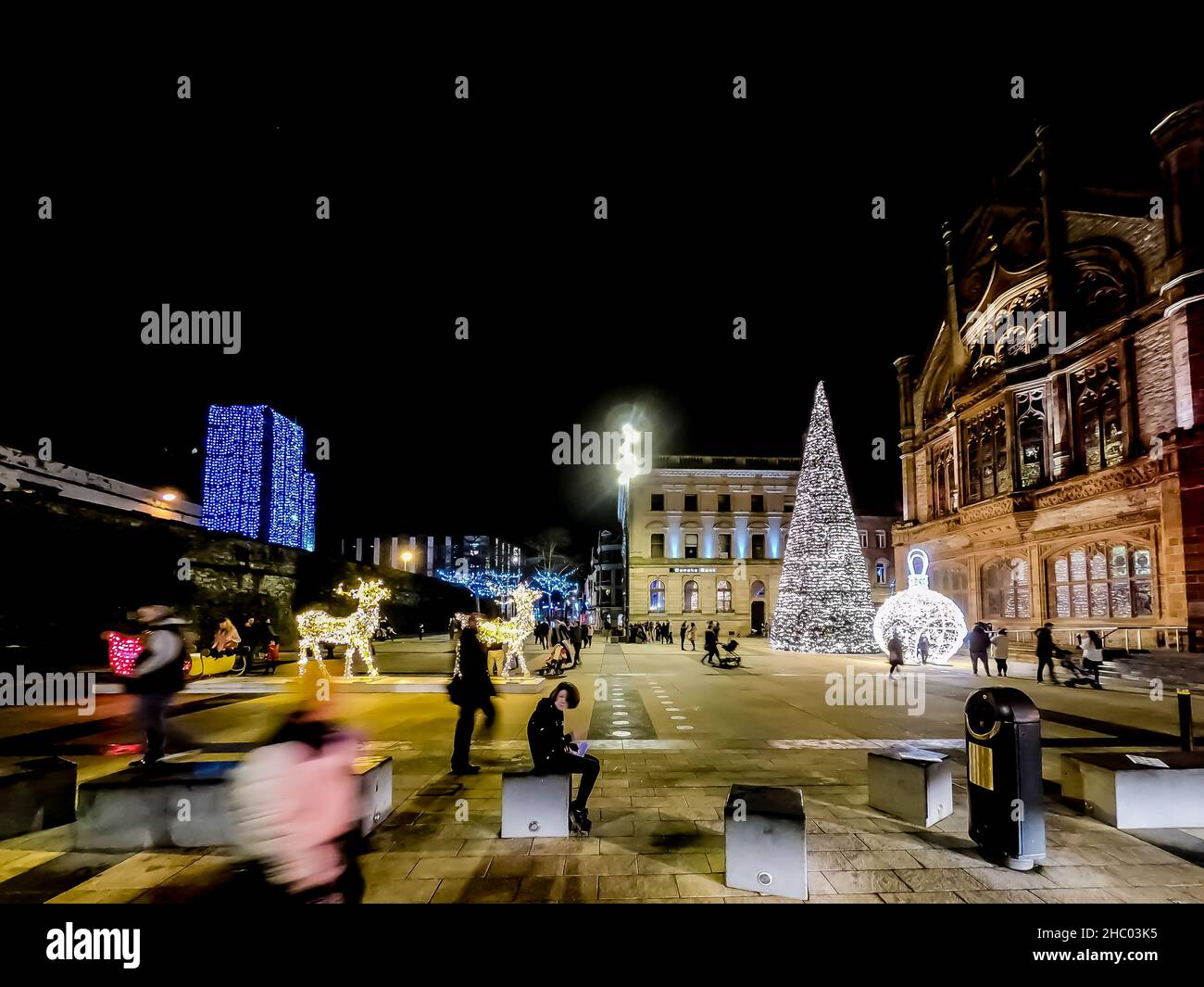 Christmas in londonderry derry city hi-res stock photography and images ...