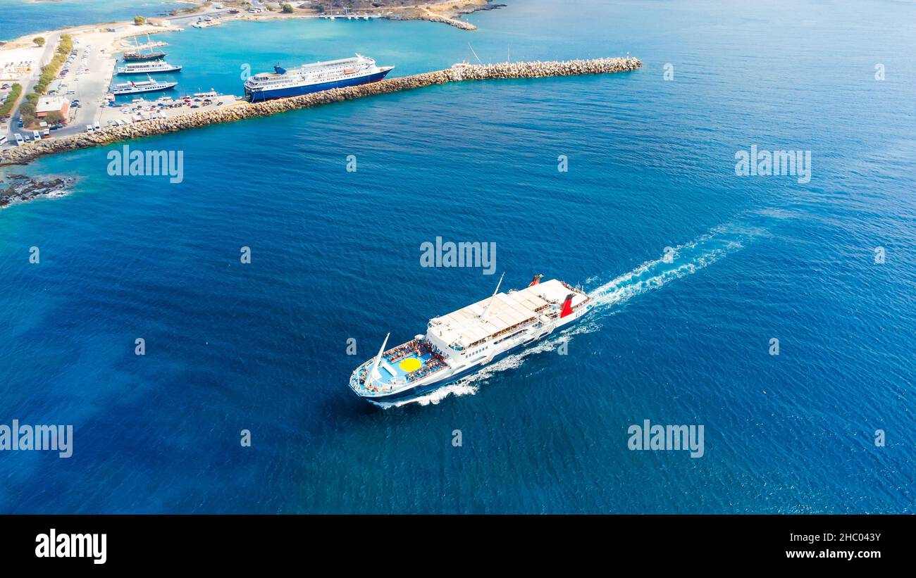 Aerial view large cruise ship at sea, Passenger cruise ship vessel ...