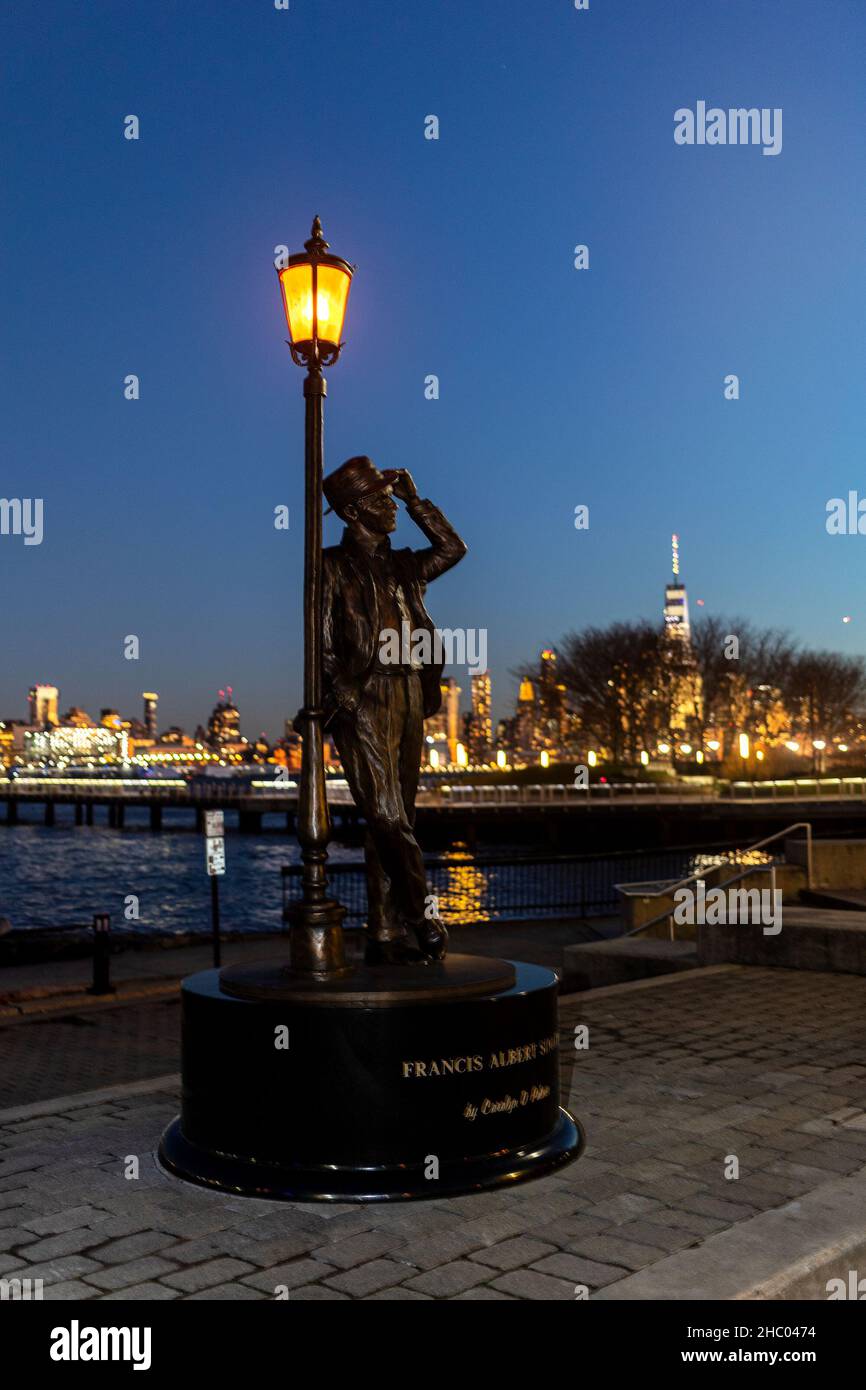Hoboken, NJ, USA. 20 December, 2021. The Saddle River, sculptor Carolyn ...