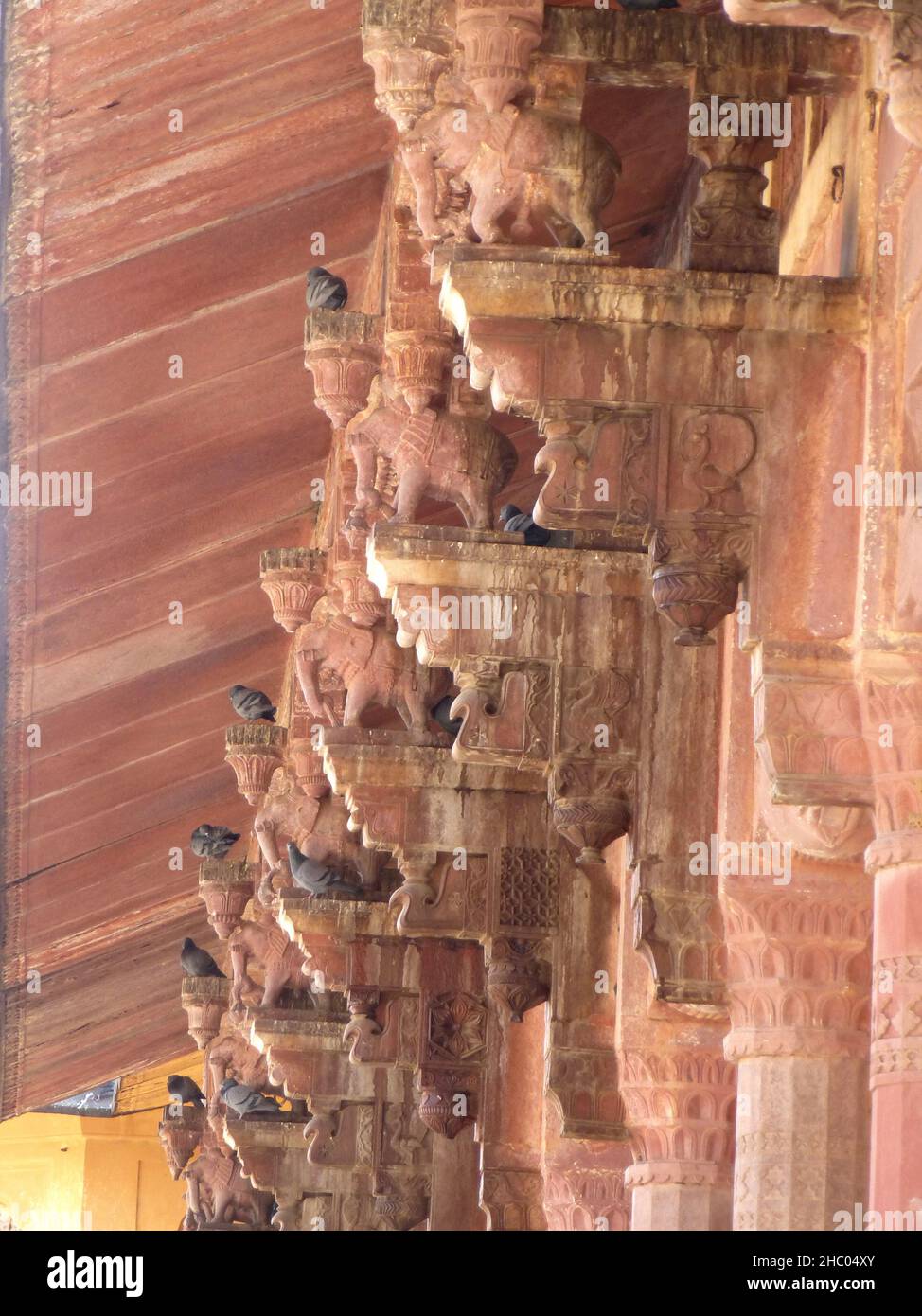 Indian architecture columns hi-res stock photography and images - Alamy