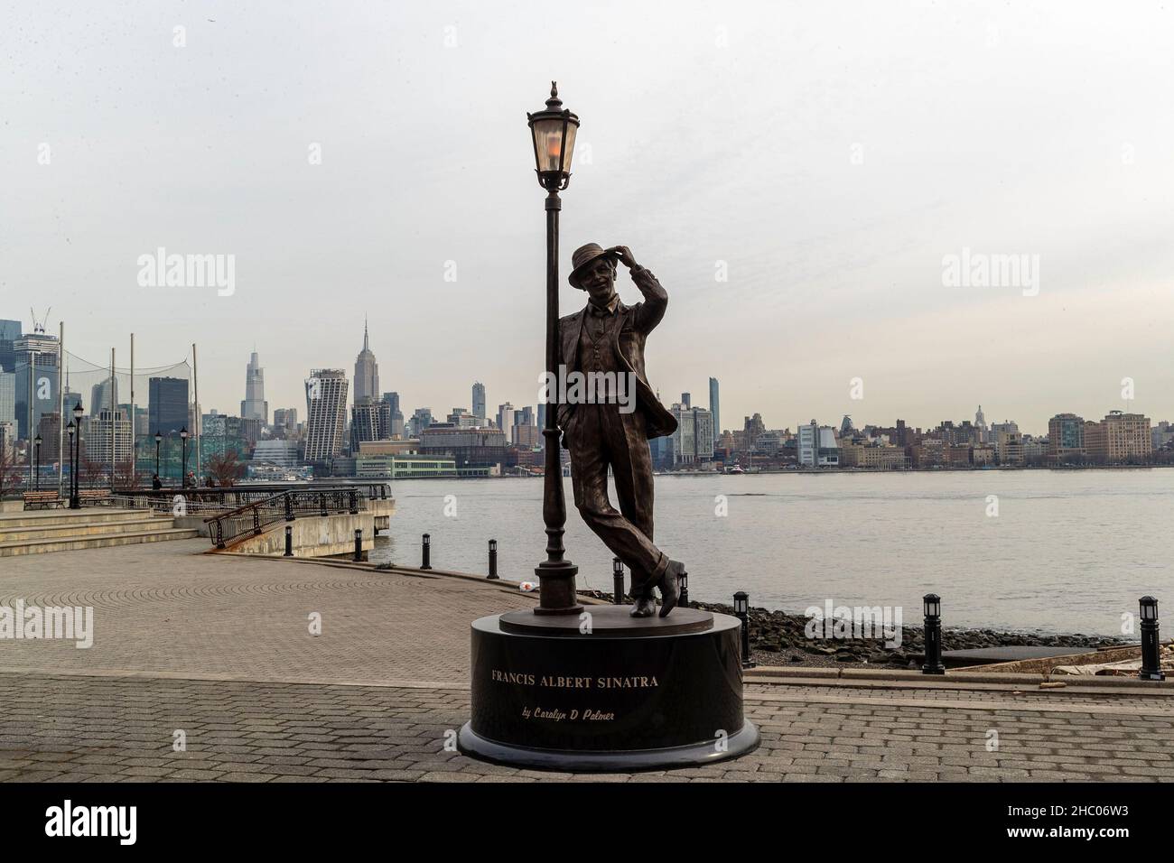 Hoboken, NJ, USA. 21 December, 2021. The Saddle River, sculptor Carolyn ...