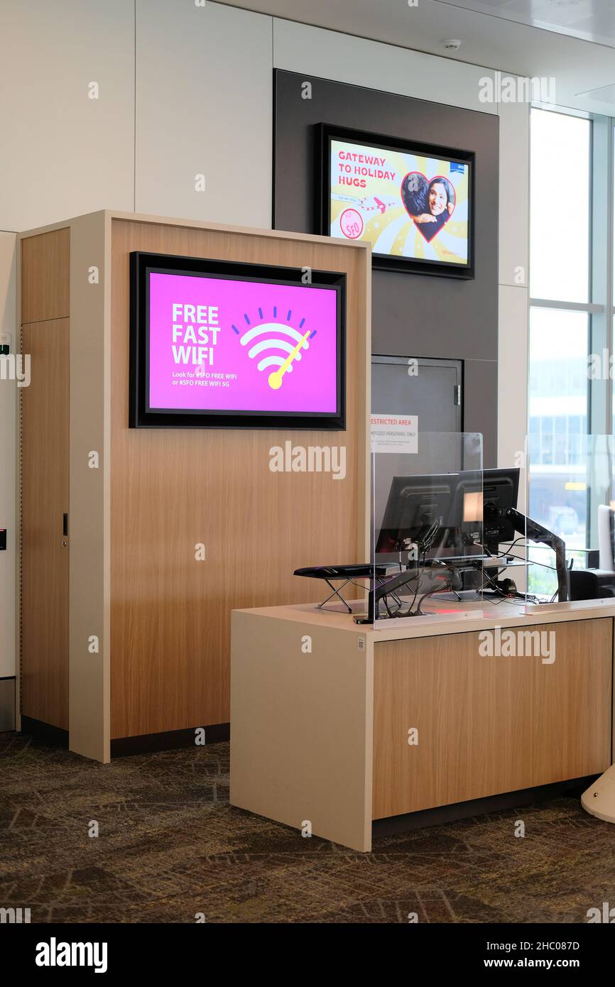 San francisco airport terminal interior hi-res stock photography and ...