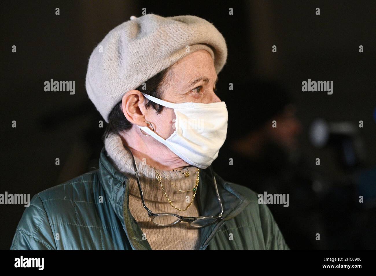 New York, USA. 21st Dec, 2021. Isabel Maxwell is seen waiting for car ...
