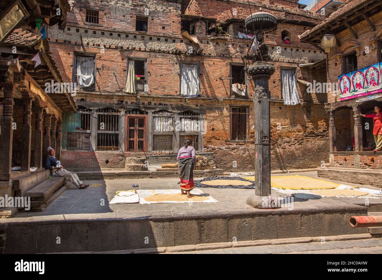 Old houses bhaktapur kathmandu valley hi-res stock photography and ...