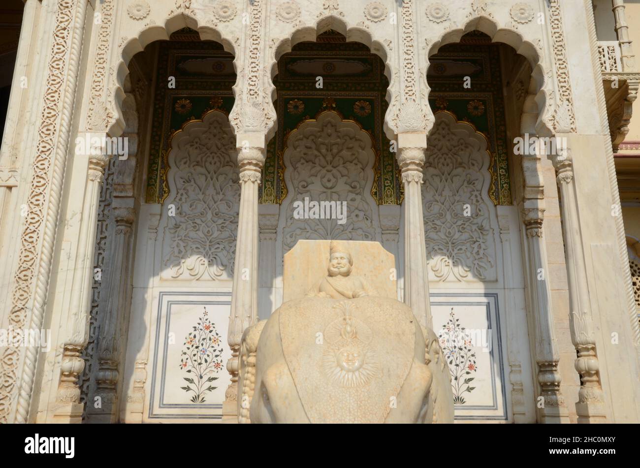 Elephant in front of Rajendra Pol, Jaipur Stock Photo - Alamy