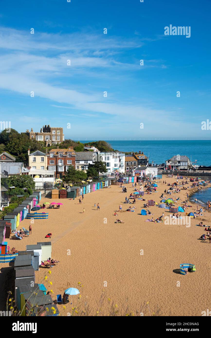 Broadstairs beach fun hi-res stock photography and images - Alamy