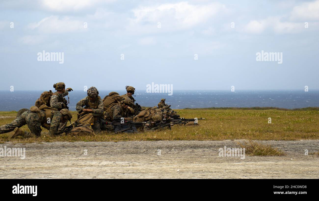 Incoming helicopters hi-res stock photography and images - Alamy