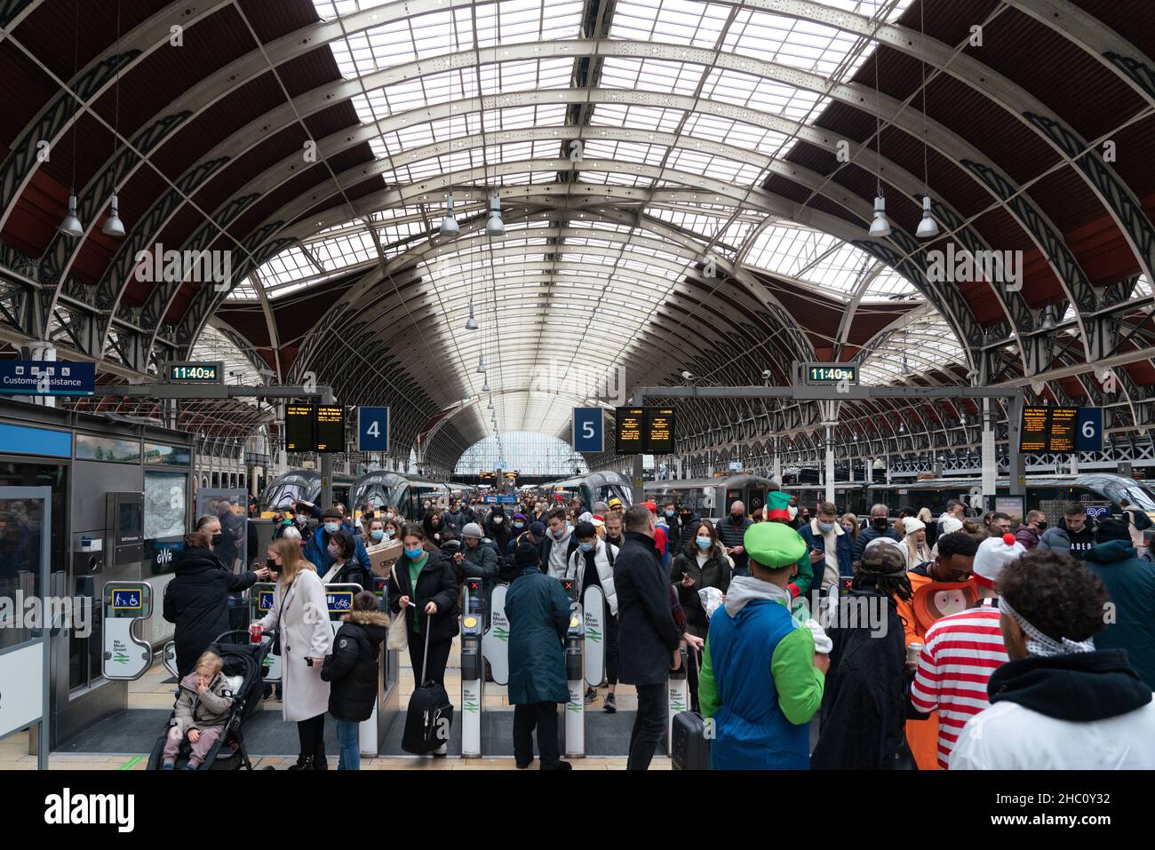 Paddington Railway Station, Praed Street, London, England Stock Photo ...