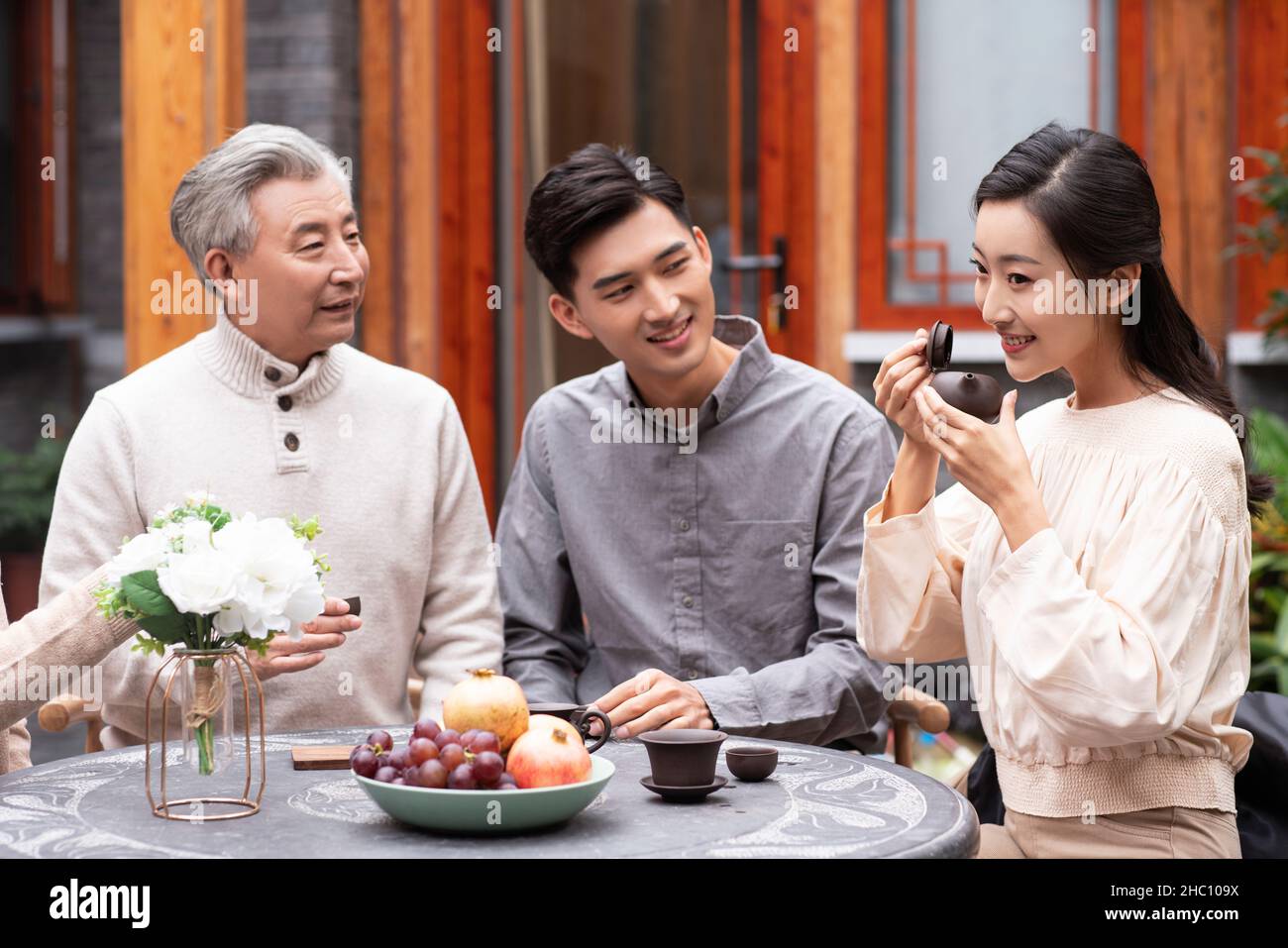 Two men drinking tea hi-res stock photography and images - Alamy