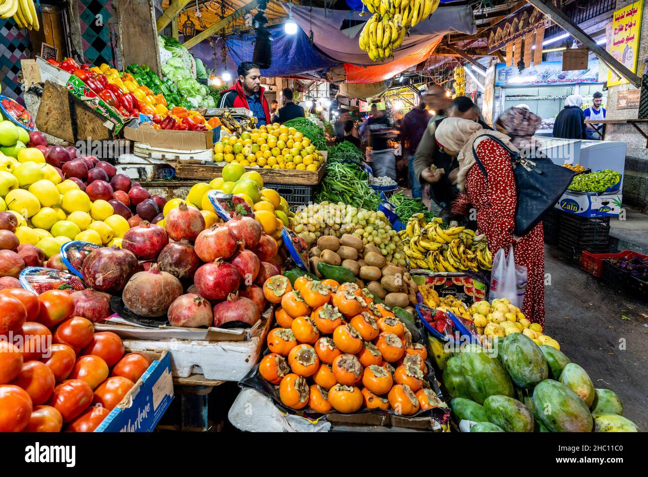 Arabic souk fruit vegetables hi-res stock photography and images - Alamy