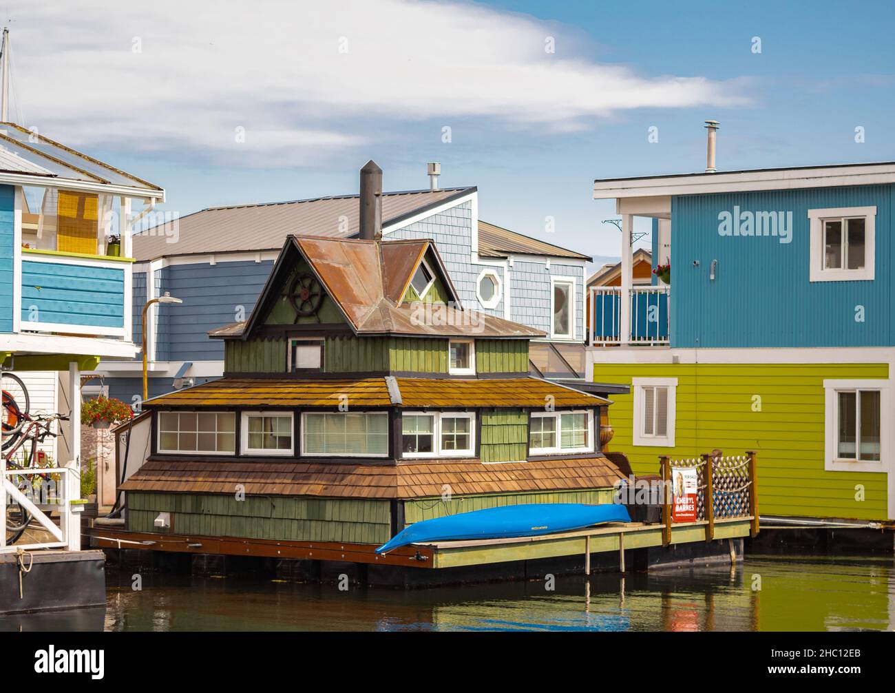 Floating Home Village Colorful Houseboats. Fisherman's Wharf Reflection ...