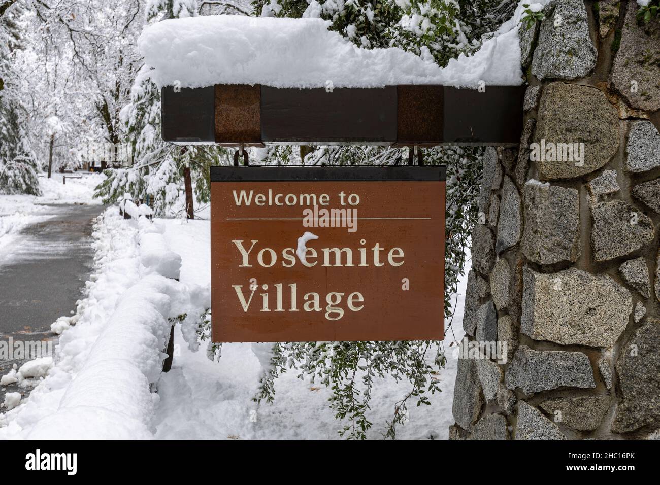 "Welcome to Yosemite Village" sign after a snow storm in Yosemite ...