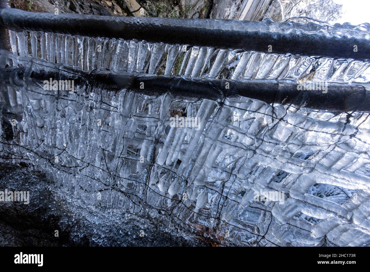 Frozen Mist trail after a snow storm in Yosemite National Park Stock ...