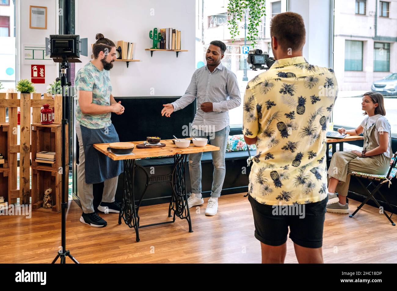 Live cooking show hi-res stock photography and images - Alamy