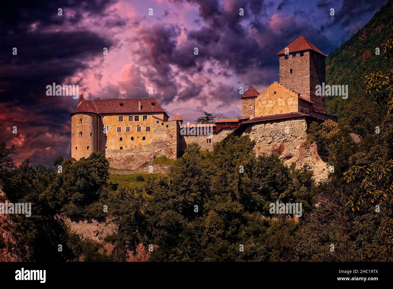 Castello tirolo hi-res stock photography and images - Alamy