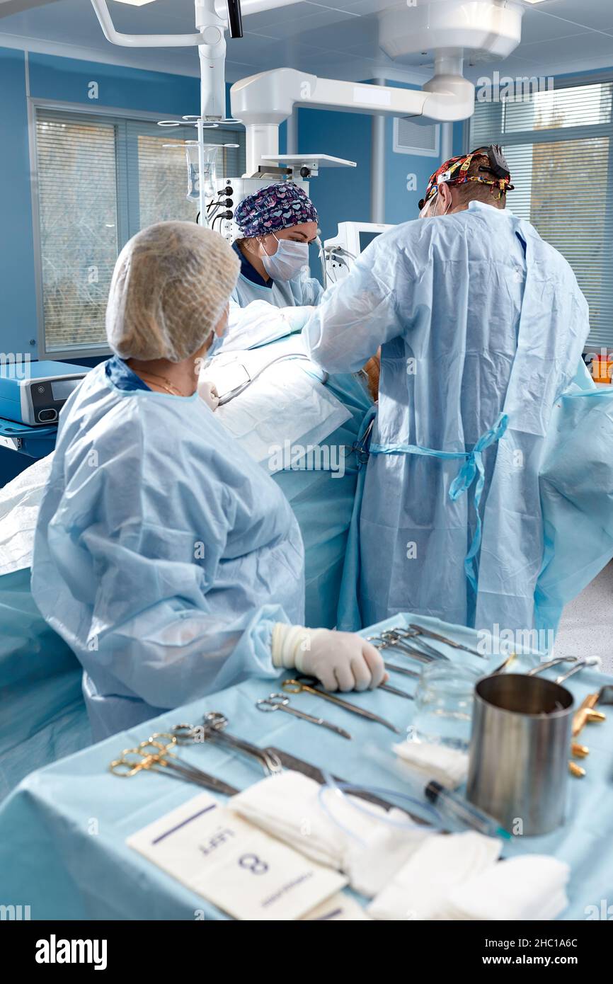 scrub nurse preparing medical instruments for operation Stock Photo - Alamy