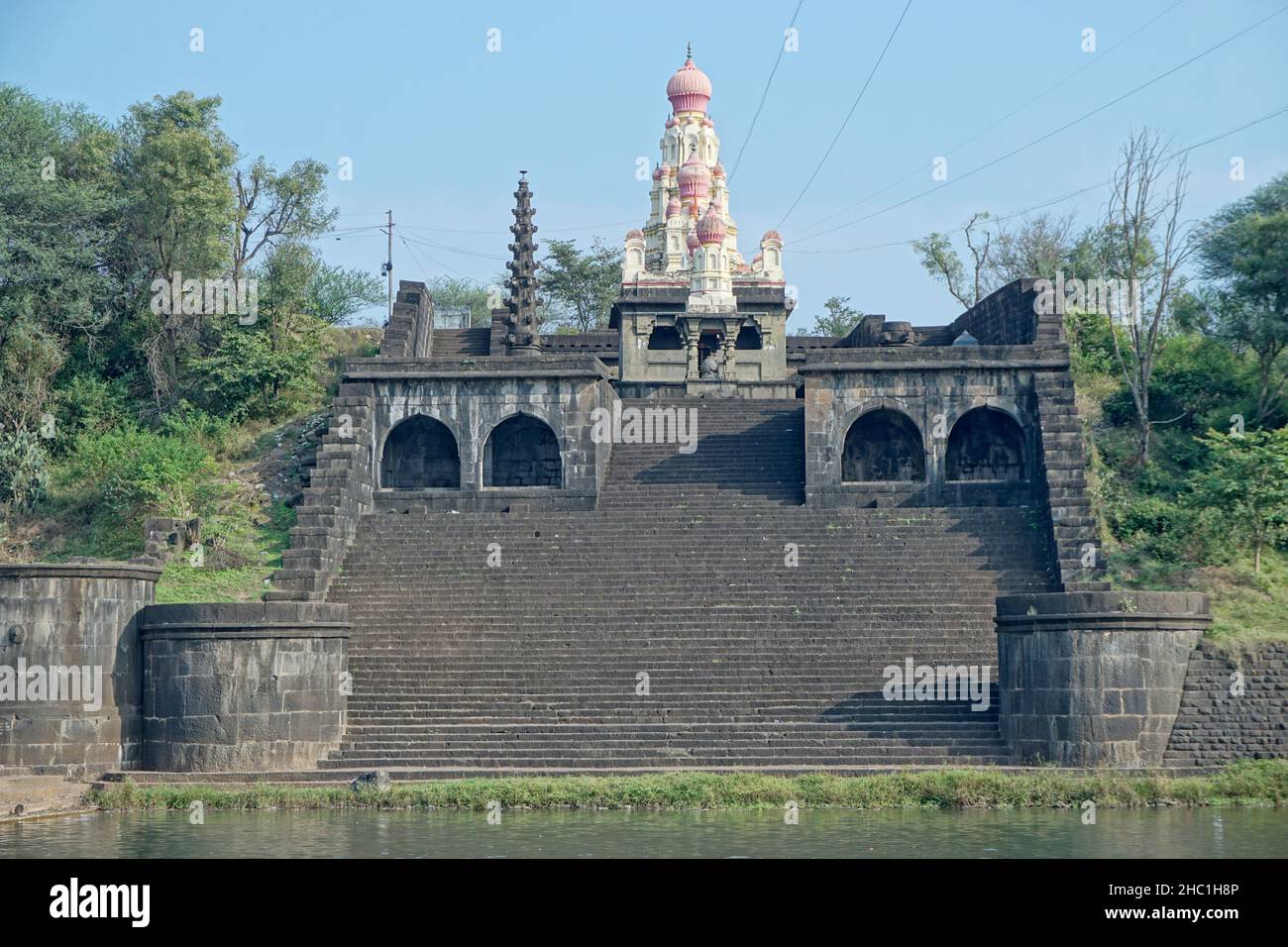 Kshetra Mahuli temple lying across the river Krishna, Sangam Mahuli ...