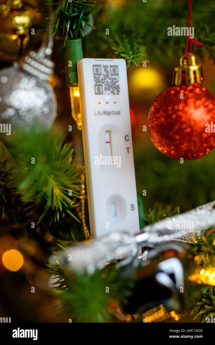 Lateral flow test lft hi-res stock photography and images - Alamy