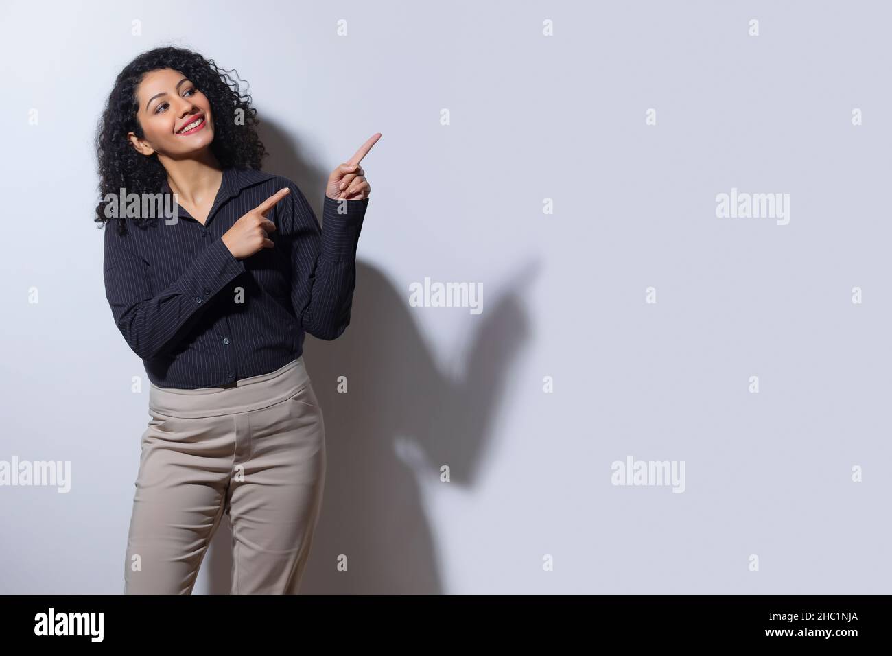 Woman looking elsewhere hi-res stock photography and images - Alamy