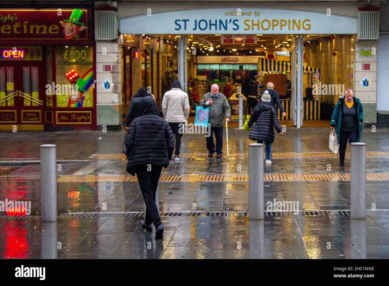 Arcade raining hi-res stock photography and images - Alamy