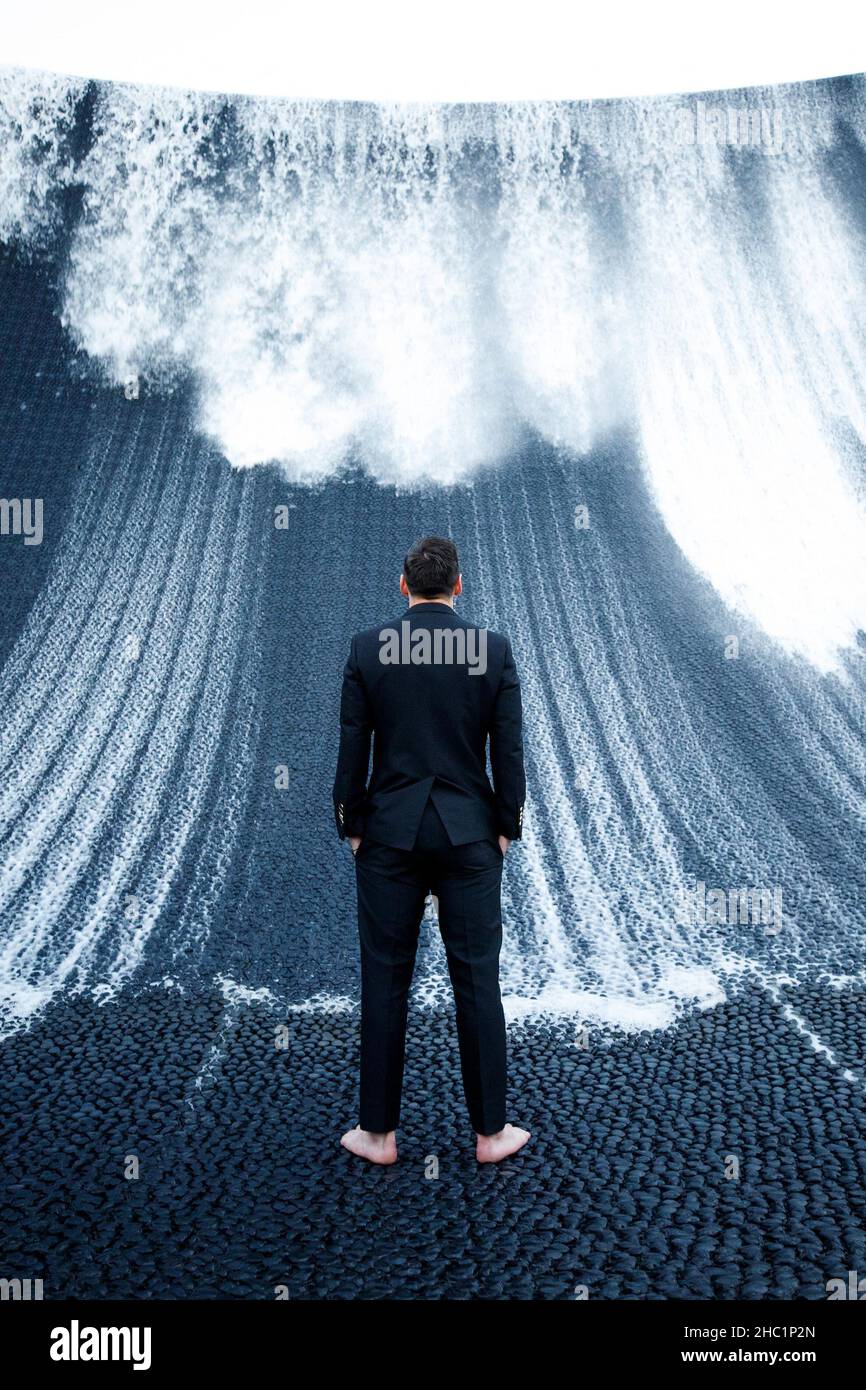 DUBAI, 13 December 2021. Lionel Messi visits Surreal, the Water Feature ...