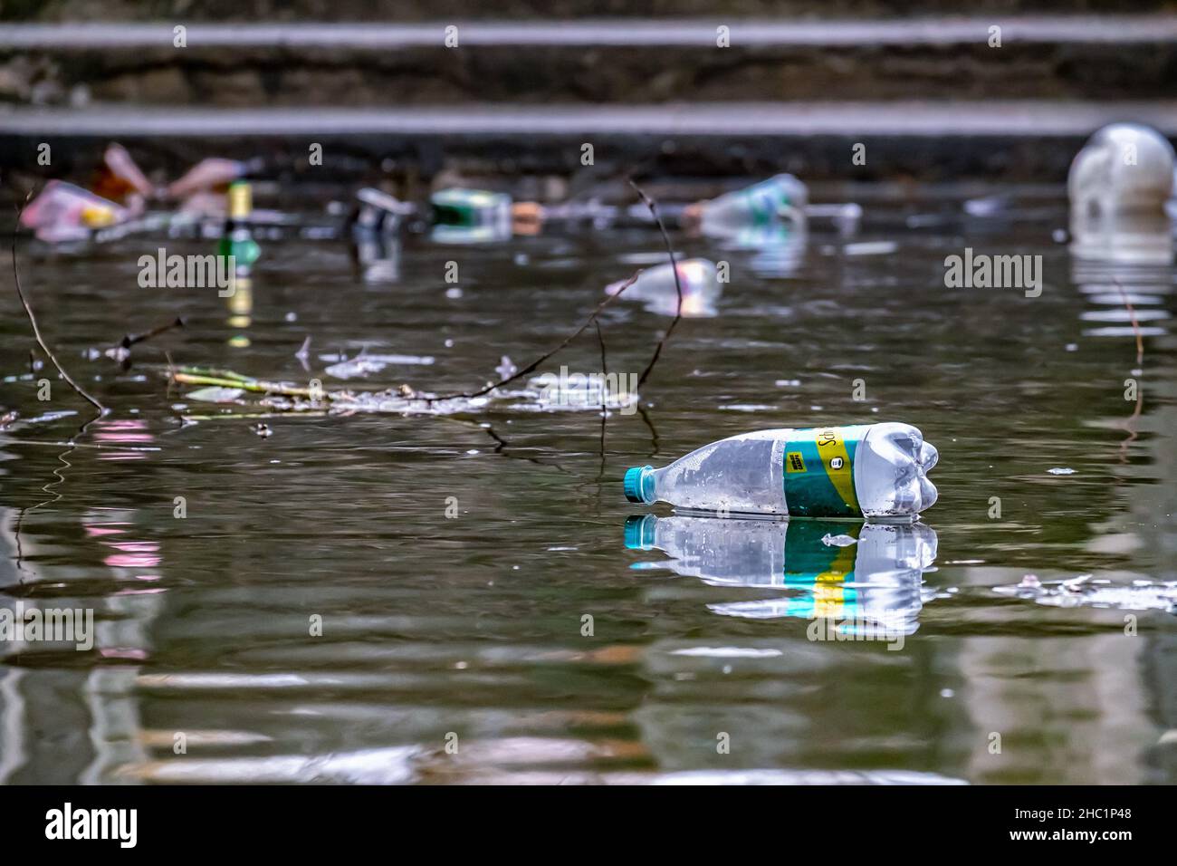Floating garbage dump hi-res stock photography and images - Alamy