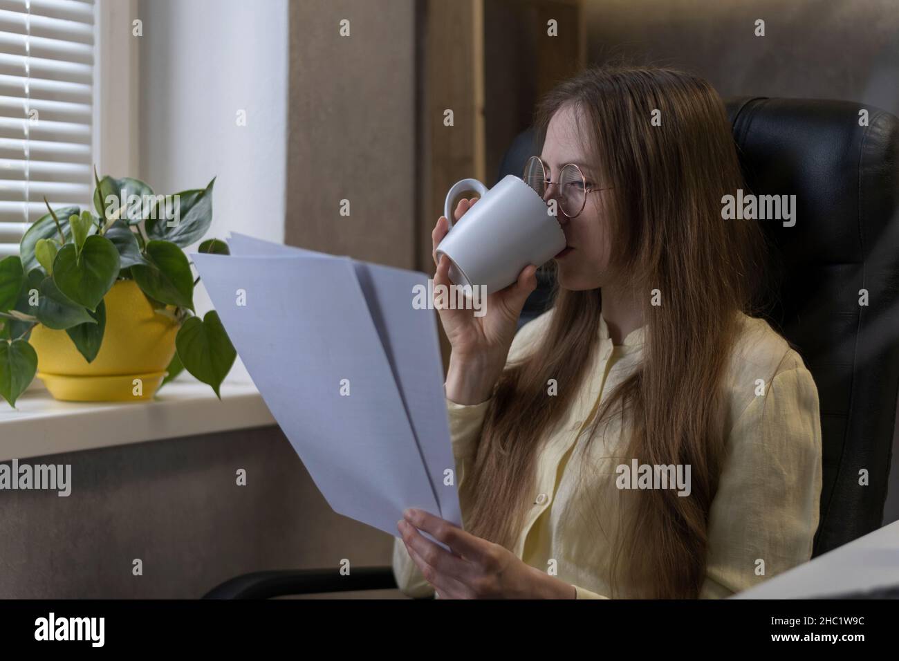 Lunchtime assistant hi-res stock photography and images - Alamy