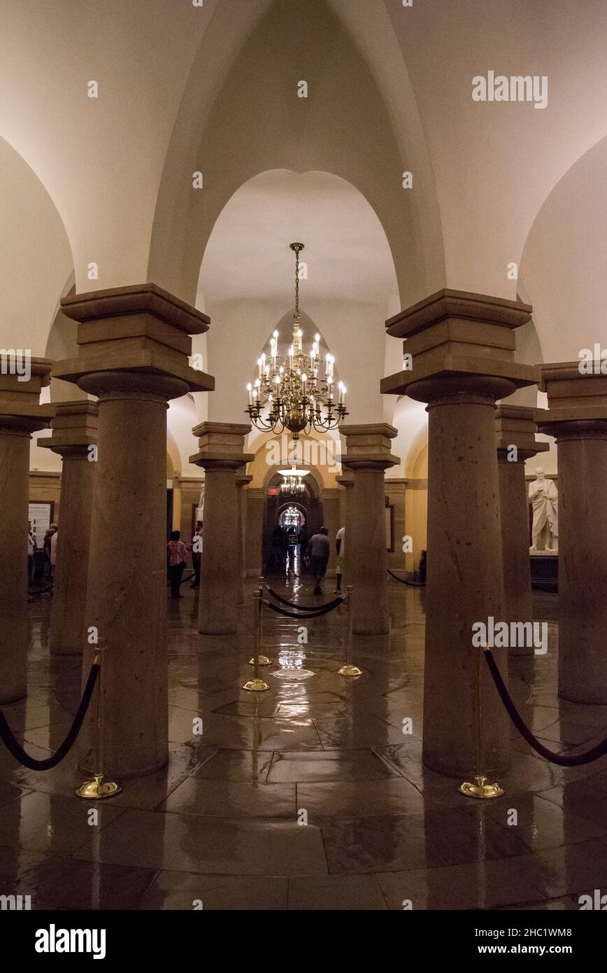 Us capitol building interior hi-res stock photography and images - Alamy